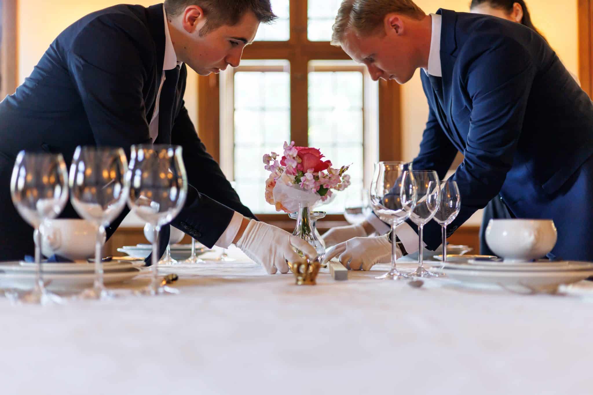 Demi Chef de Rang: Aufgaben, Gehalt & Karrierechancen